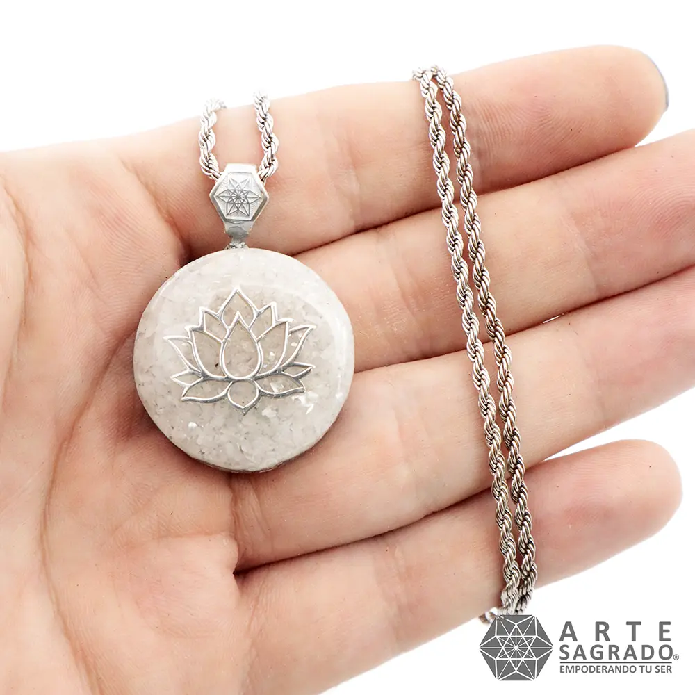 Collar Mini Orgón Flor de Loto en Plata 0.925 con Piedra Luna, Perla y ...